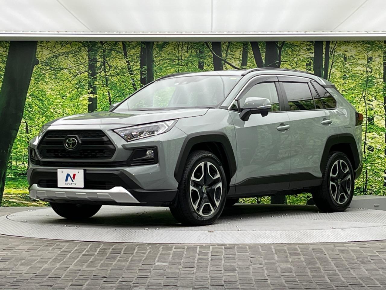 いざというとき悪路に強い4WDはどっち？RAV4 アドベンチャー VS アウトランダー ｜SUV LAND